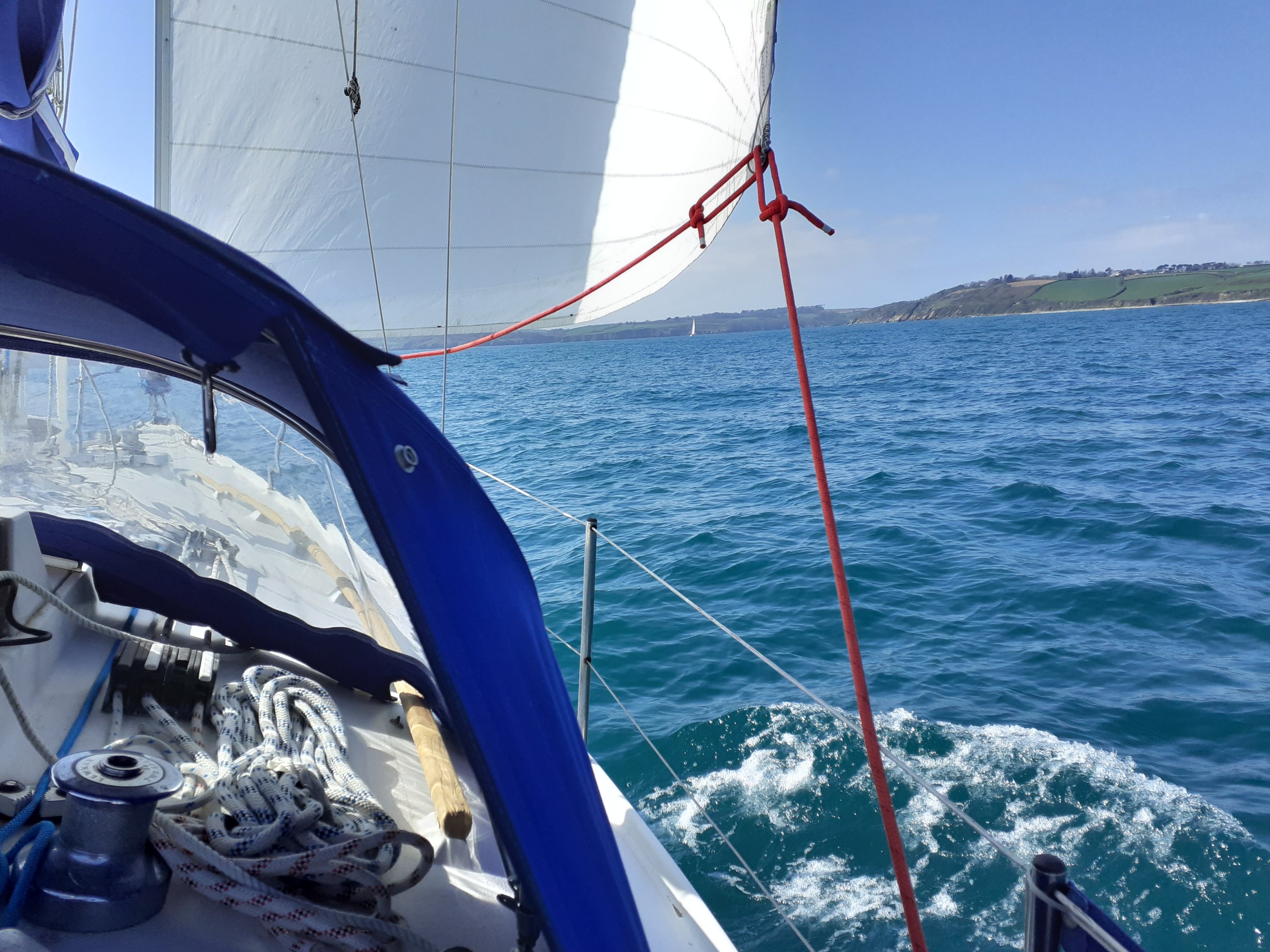 Sailing alone again – Love Sailing